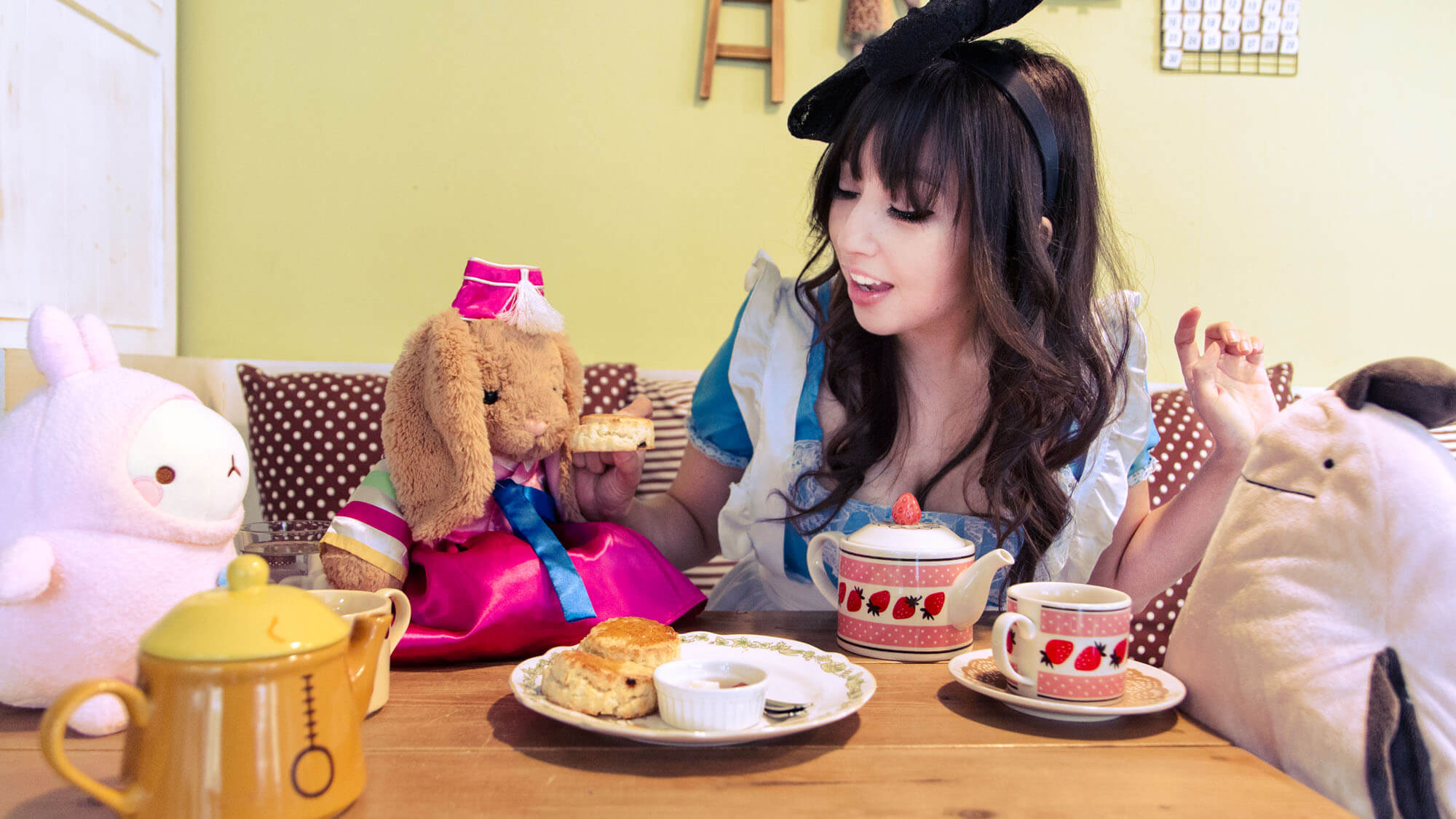 Cosplay in Korea: Tea Party with Alice – Seoul Searching
