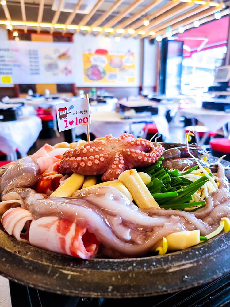 Everything We Ate in Yeosu, South Korea – Part 1 – Seoul Searching